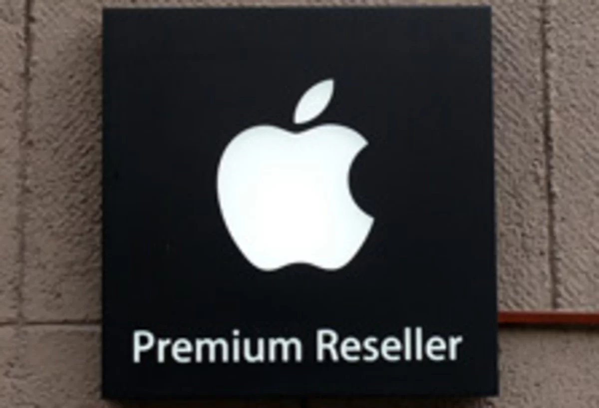 First Premium Reseller i-Store Opens in Minsk