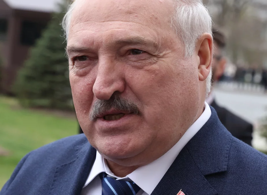 Вот как сейчас выглядит Александр Лукашенко без ретуши Сравните с фото